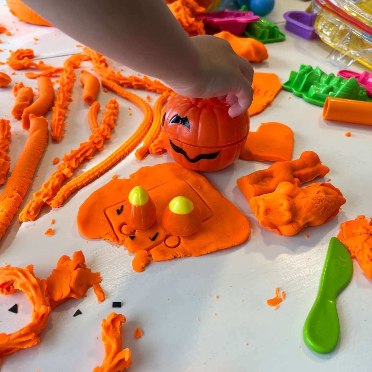 25 awesome and easy Halloween fine motor activities for kids